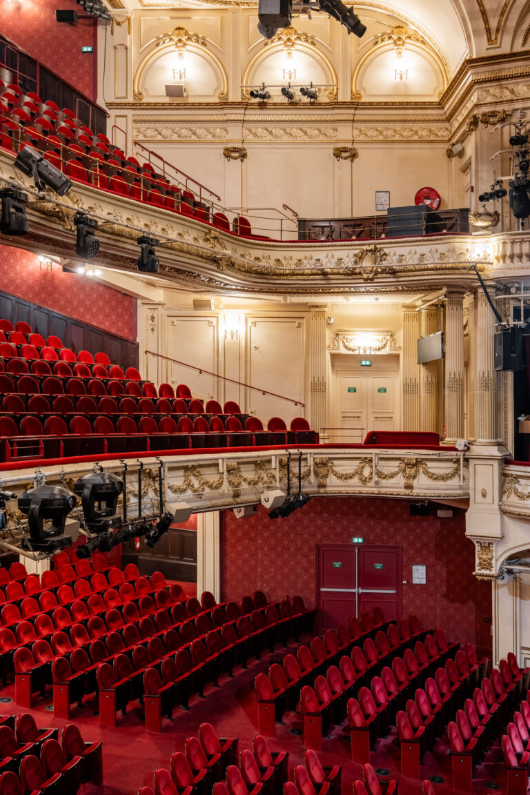 Luminaire sur source centrale (LSC) : définition et applications - Béhar